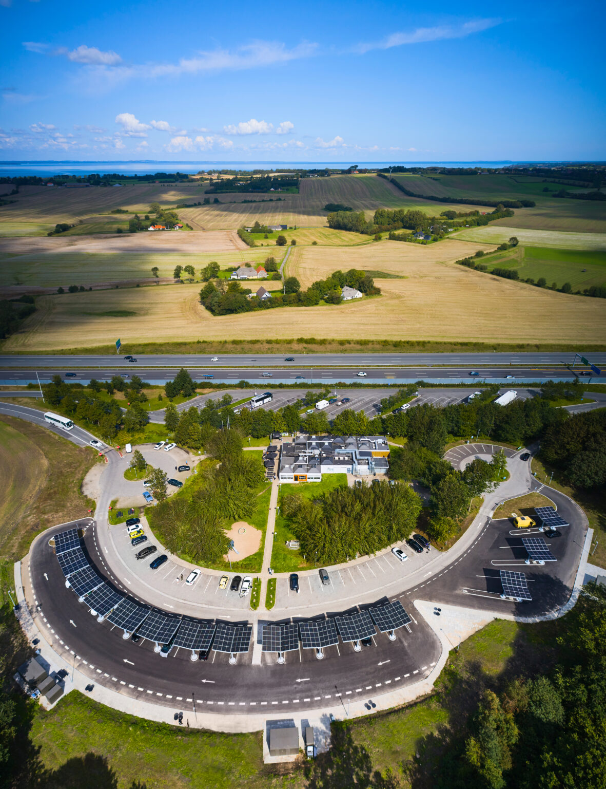 Overdækninger med solceller - DAV NORDIC